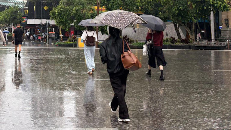 Huge cloudband dumps a month’s worth of rain in a day
