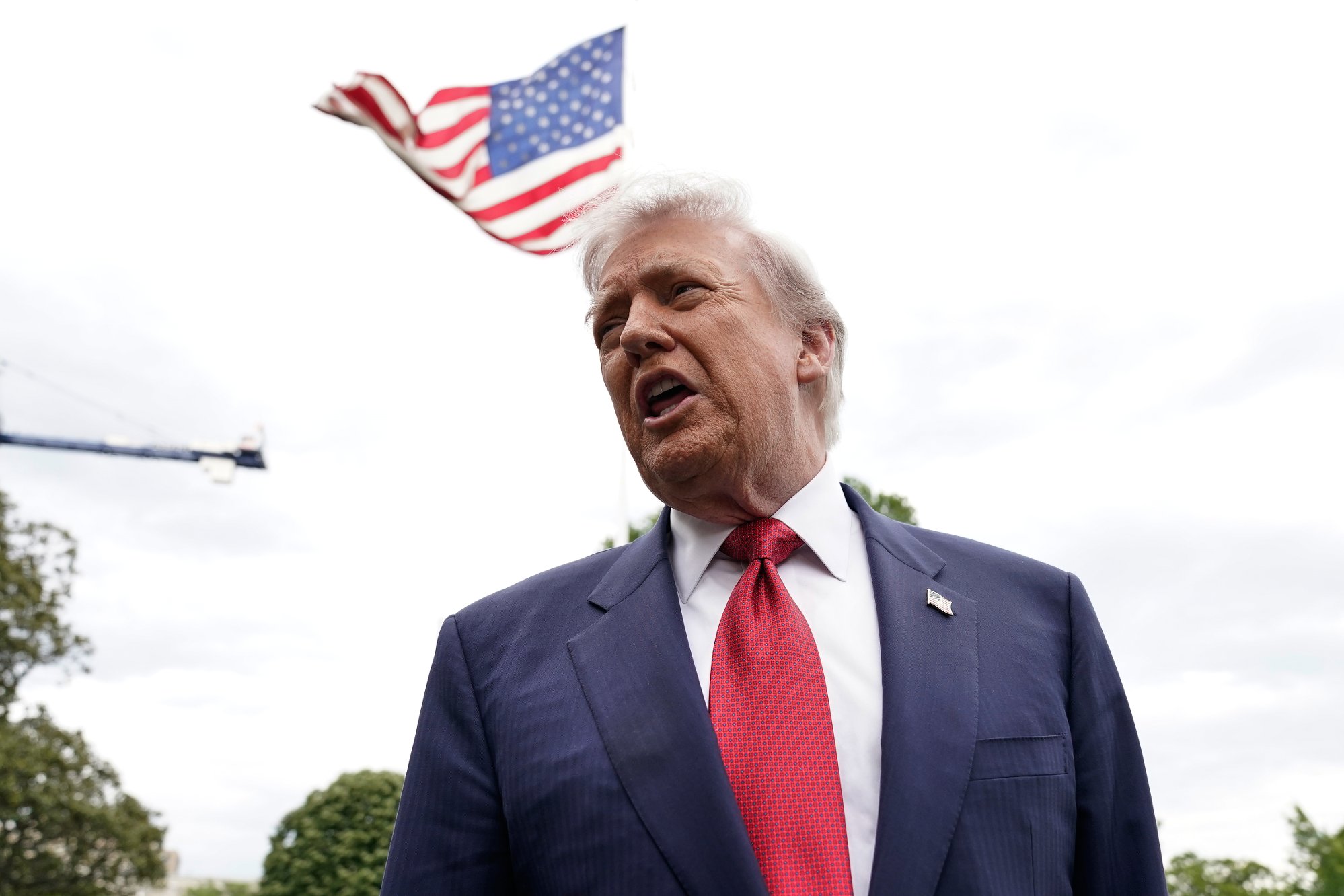 Trump gikk berserk med AI: 17 poster på 20 minutter