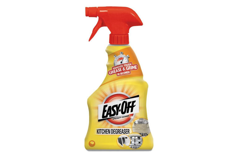 How to clean grease off kitchen cabinets before it gets any worse ...