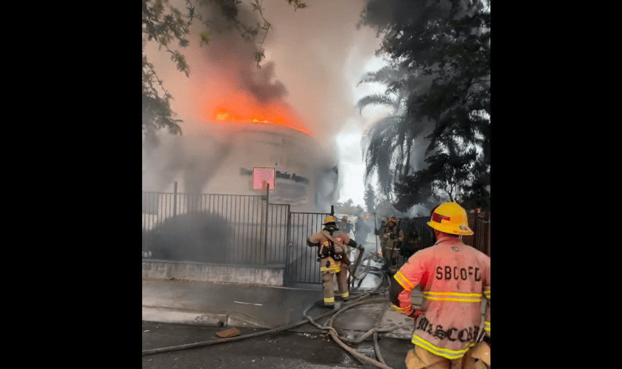 1 dead after boarded-up commercial building catches fire in San Bernardino