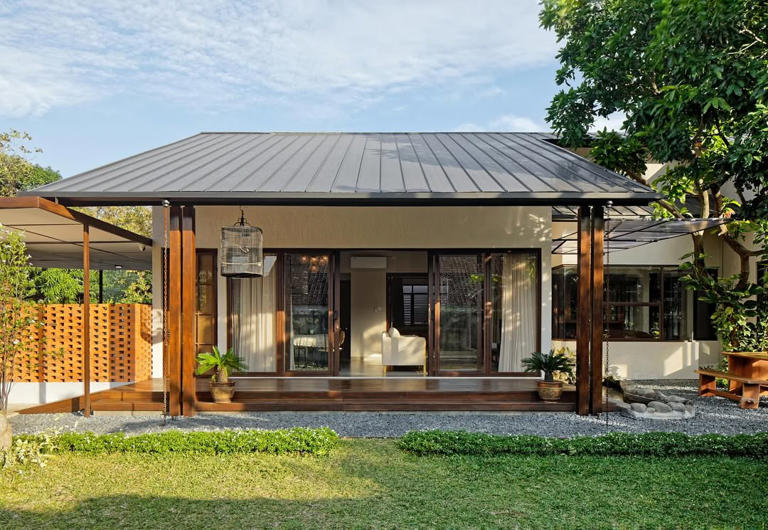 Hunian masa kini dengan rumah minimalis sederhana di desa