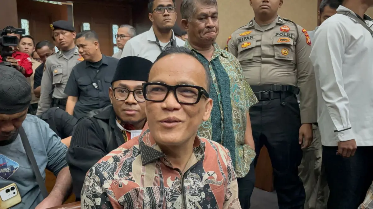Hadapi tuntutan jaksa KPK, Noel Ebenezer keluhkan pipinya memar seperti ...