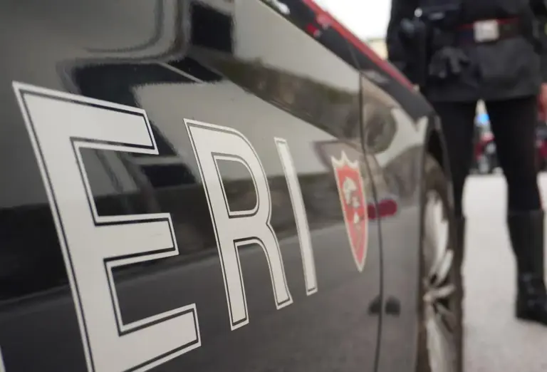 Braccianti agricoli ridotti in "schiavitù moderna", 12 arresti tra la ...