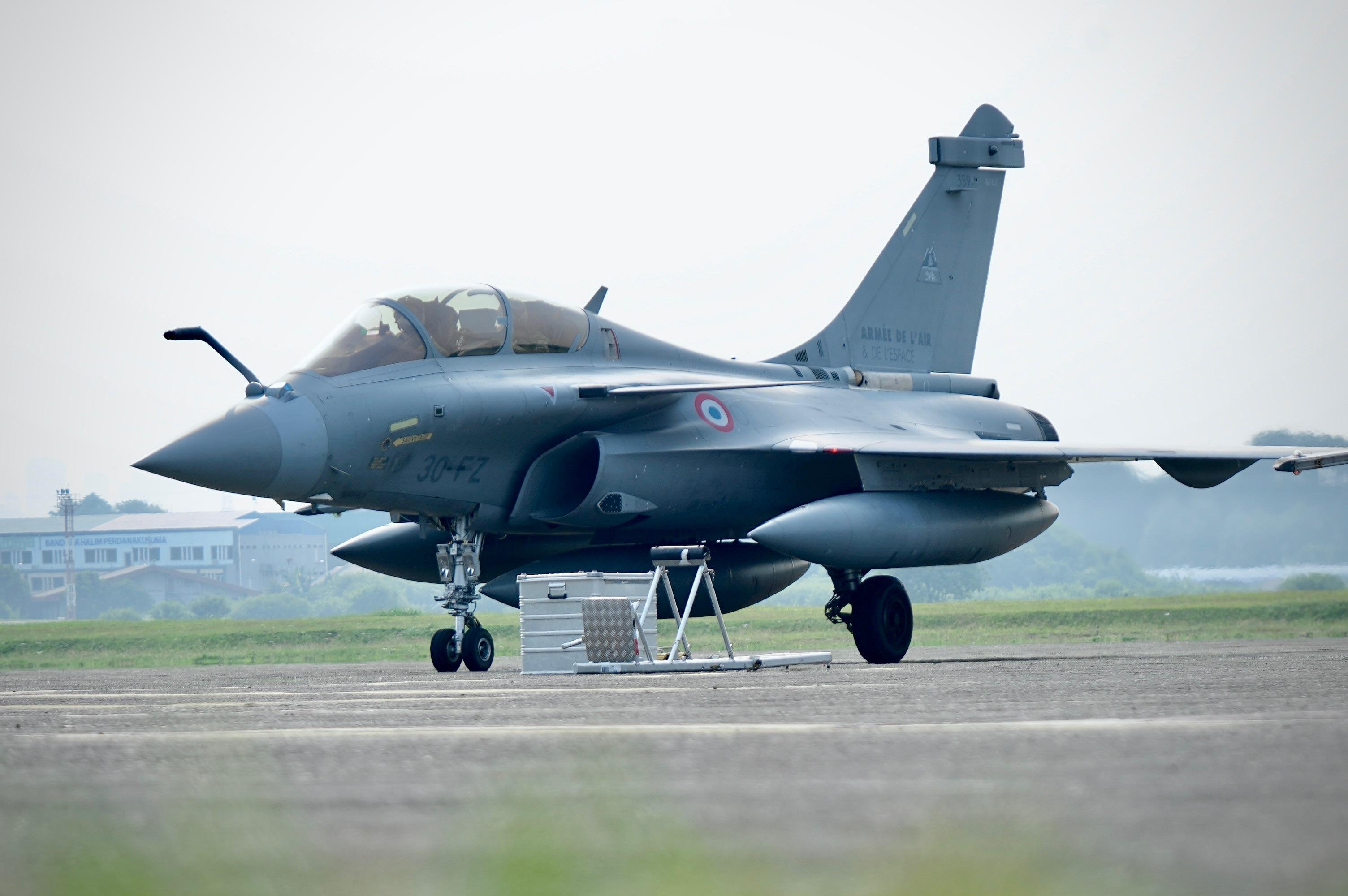 Prabowo serahkan enam jet tempur Rafale kepada TNI di Lanud Halim