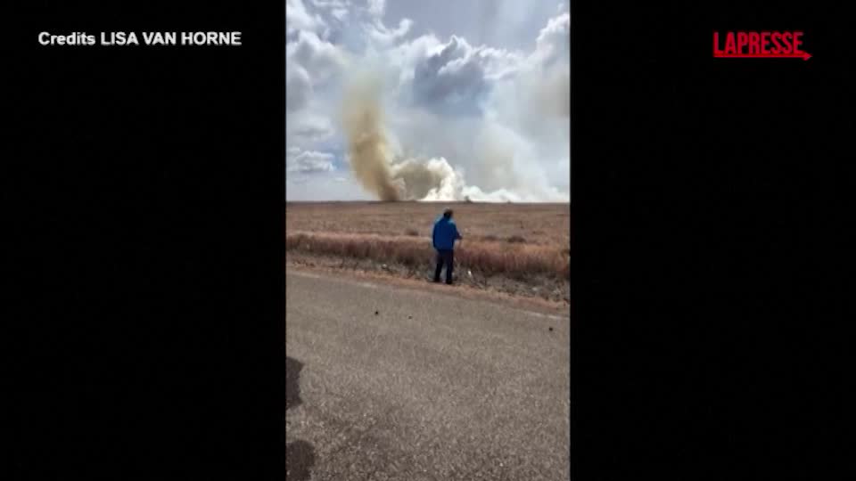 USA, scontro tra due jet in Idaho: il fumo dopo la collisione