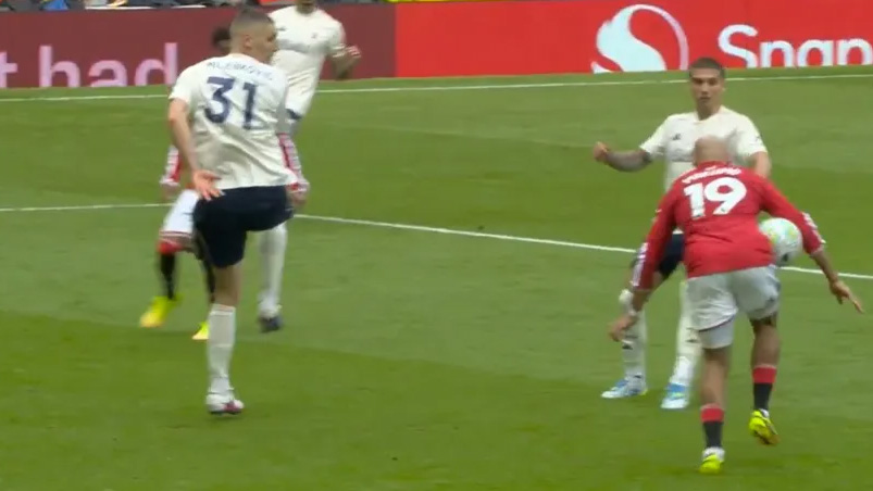 Cunha's Goal Should've been Disallowed for Mbeumo Handball