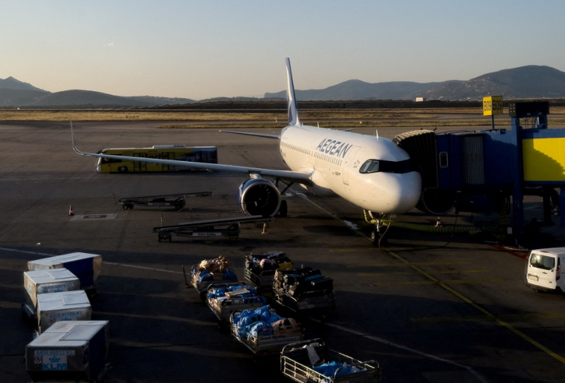 Athens airport first-quarter net profit falls 28%, hit by price adjustments