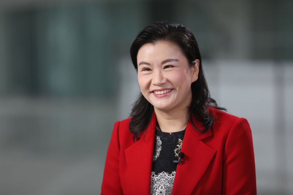 'Powerful' mystery woman spotted beside Elon Musk and Tim Cook at Xi ...