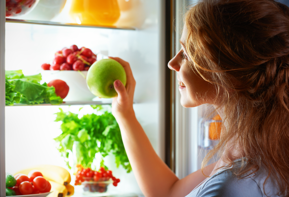 Gastroenterologist explains why eating fruit right after dinner may be ...