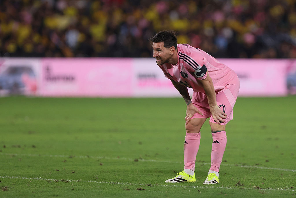 Allarme Messi: infortunio nell'ultima gara con l'Inter Miami prima del ...