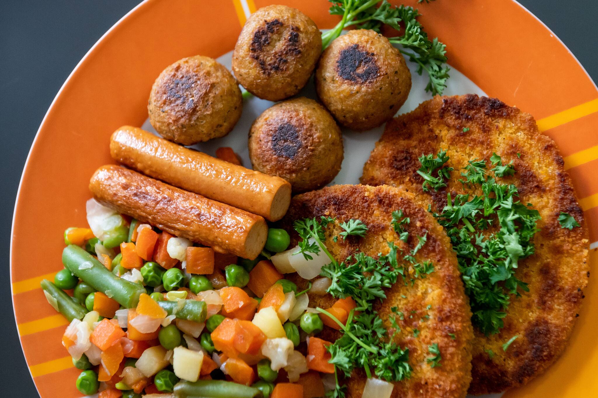 Veggie-Boom lässt nach: Fleischersatz­produktion sinkt – Fleischkonsum ...