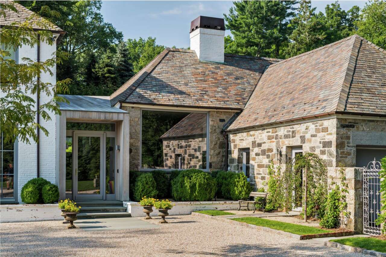 $6.995M Greenwich mansion with 220-year history, pool house and ...