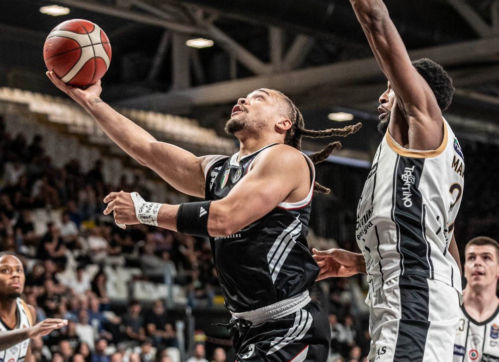 Carsen Edwards and Derrick Alston torch Trento as Virtus Bologna cruise ...