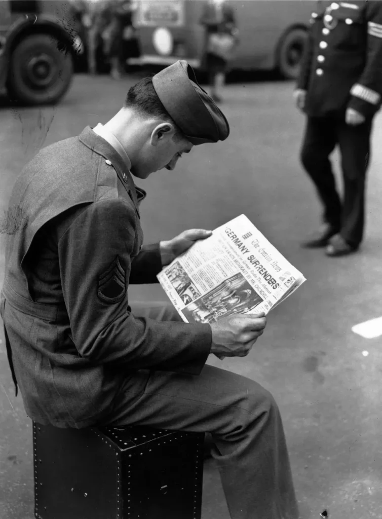 30 powerful photos from the day World War II ended