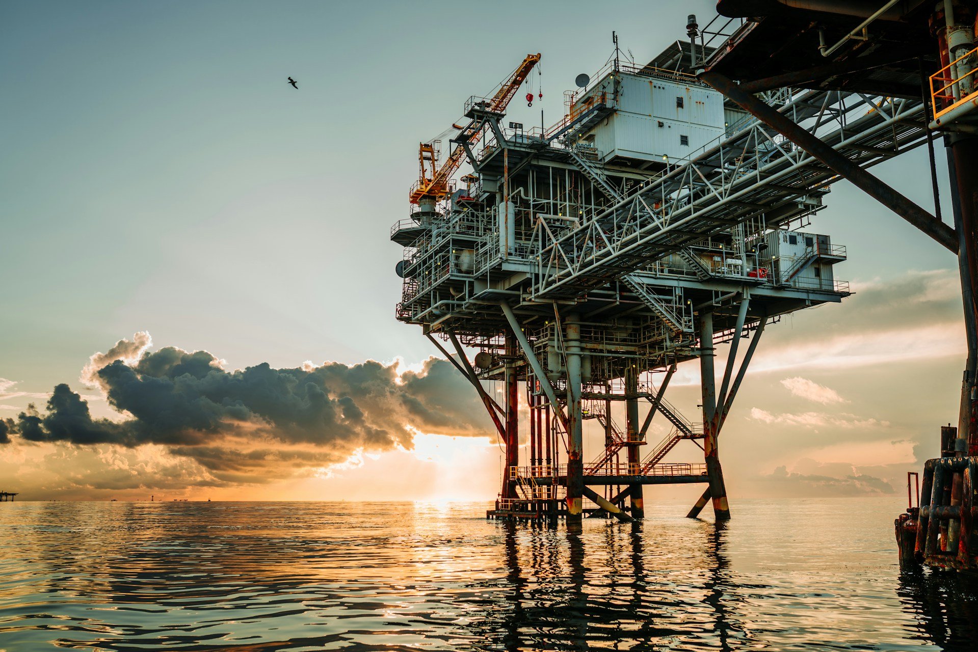 Harga Minyak Sentuh 110/Barrel, Berikut Saham Minyak di Indonesia