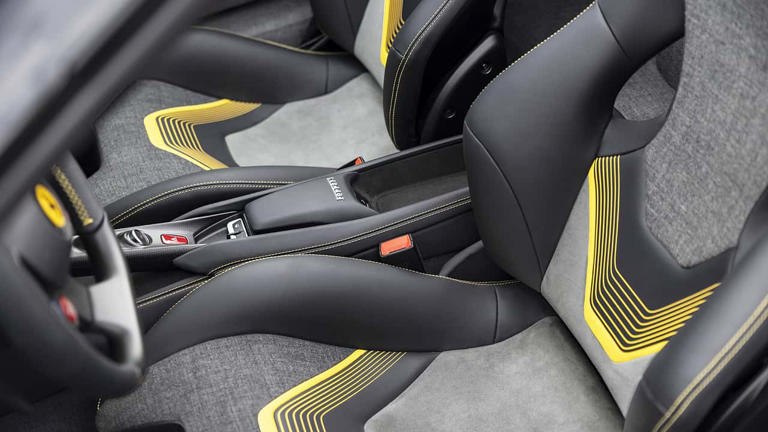 El último Ferrari 'one-off' es un cabrio V8 y se llama HC25