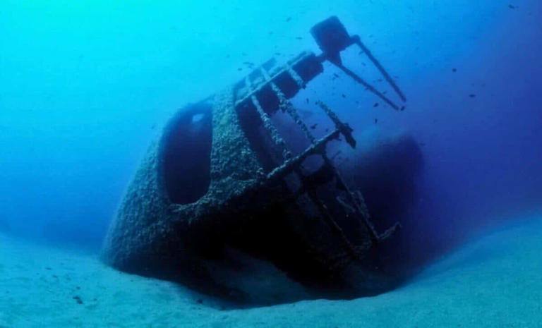 Divers found a ship 21,000 feet beneath the ocean after it went missing ...