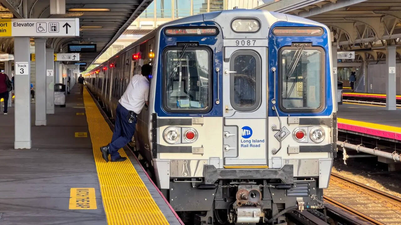 LIRR strike in effect: Check suspended routes, shuttle buses and ...