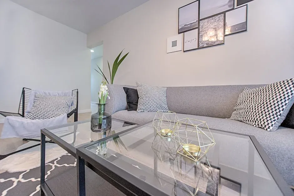 13 home features that quietly reveal the homeowner has questionable taste