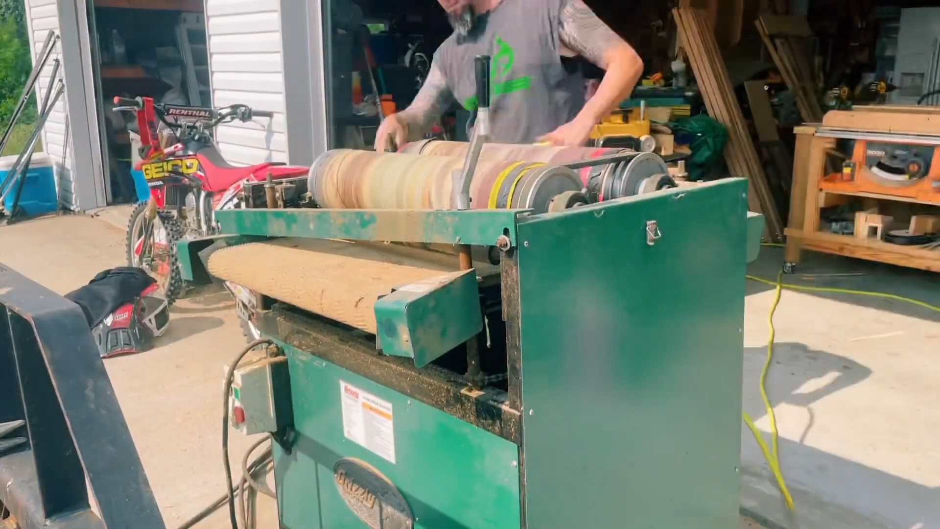 Watch how this 20-year-old drum sander comes back to life