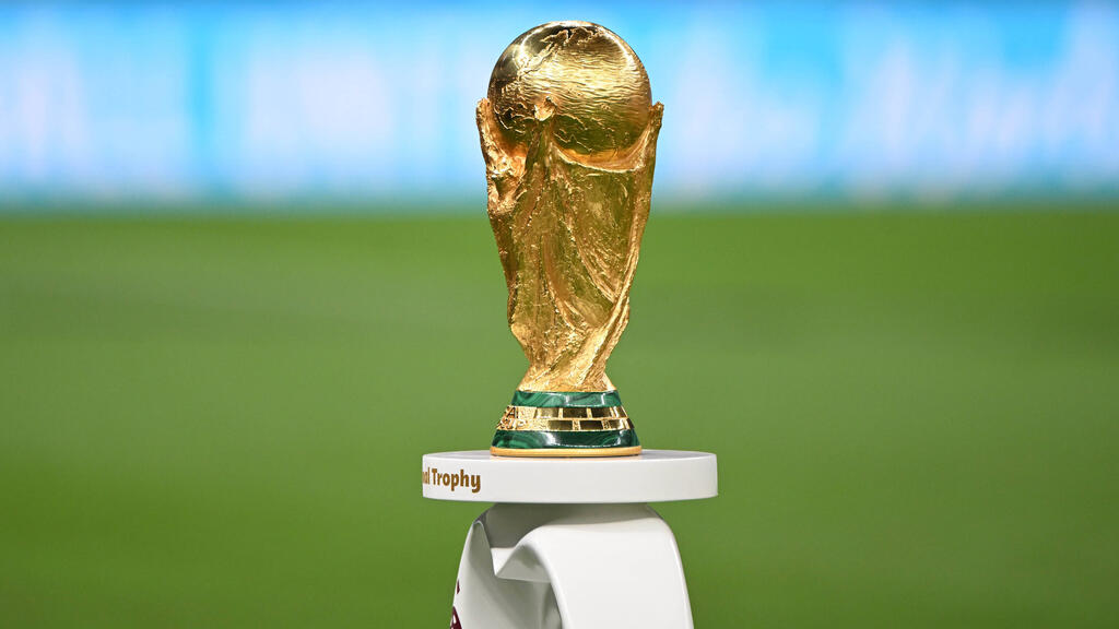 Der offizielle WM-Pokal als LEGO-Set