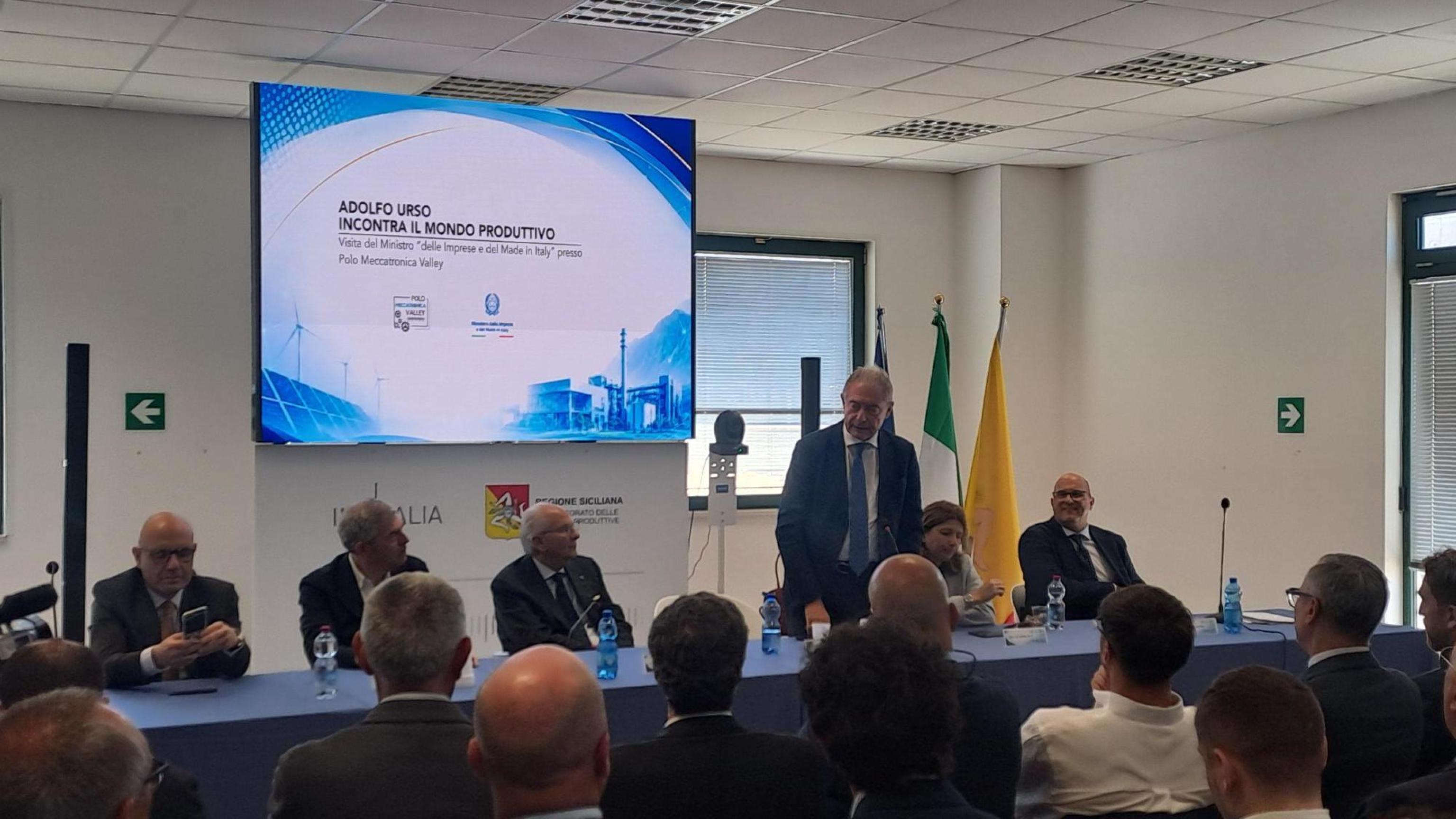 Urso, maxi investimento internazionale sui data center in Sicilia