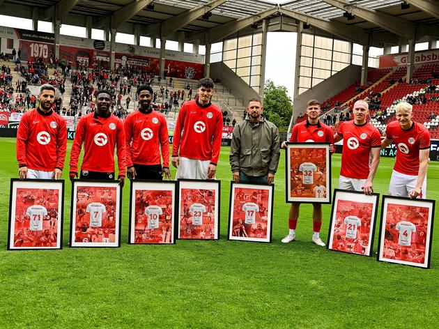OFC verabschiedet acht Spieler, einige kündigen Wiedersehen an