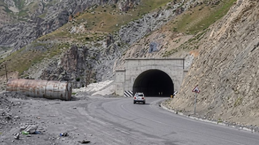 This 5-kilometer tunnel trapped drivers underground - then people ...