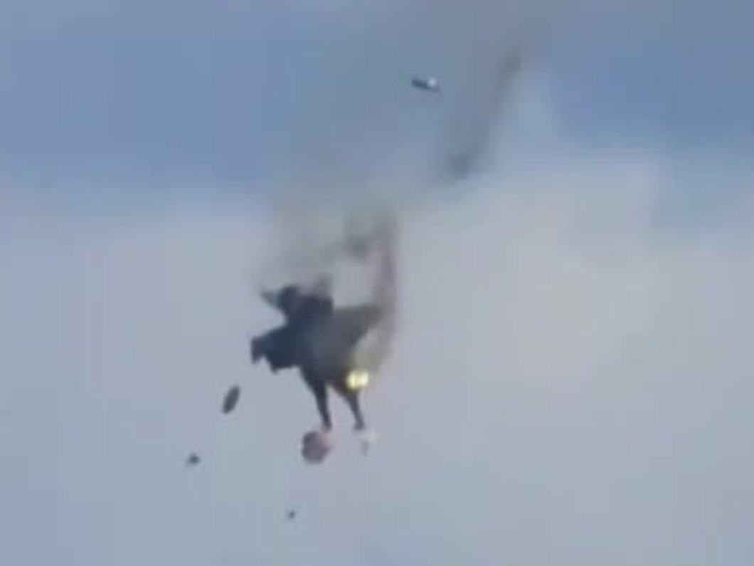 US fighter jets collide in mid-air