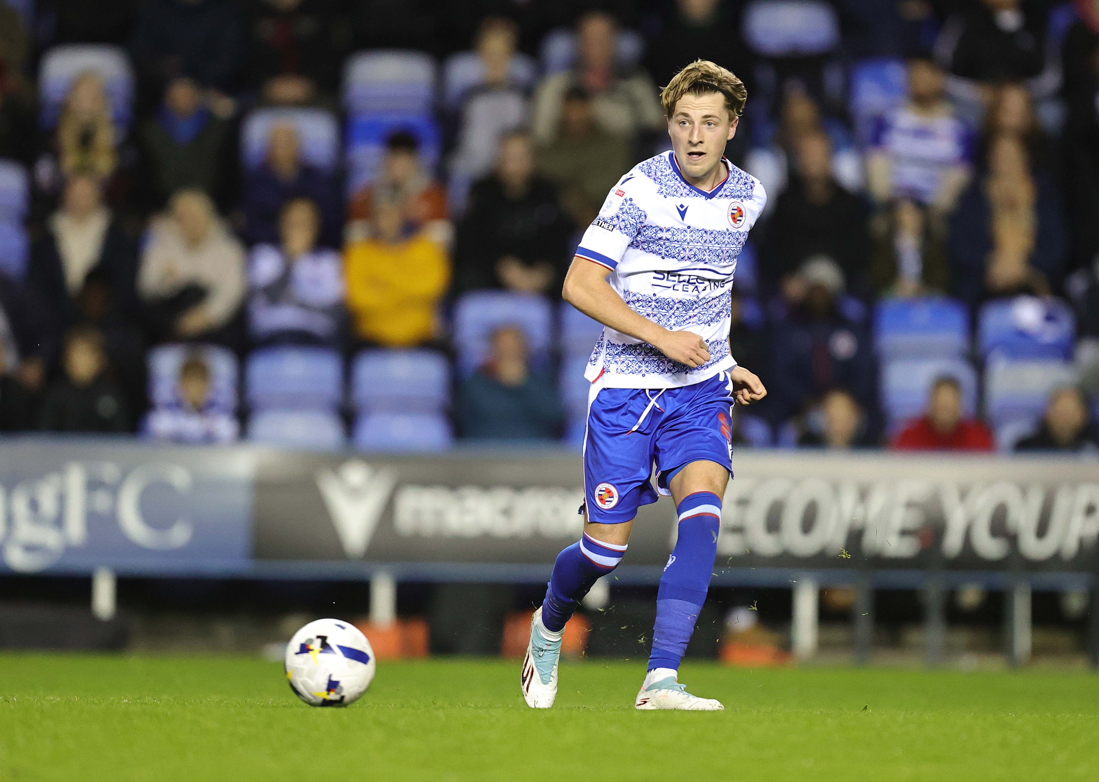 Championship rivals plot £800,000 move for former Portsmouth-linked ...