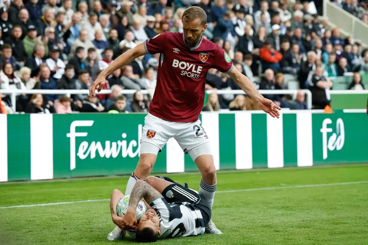 Former top referee rules on controversial Newcastle United v West Ham ...