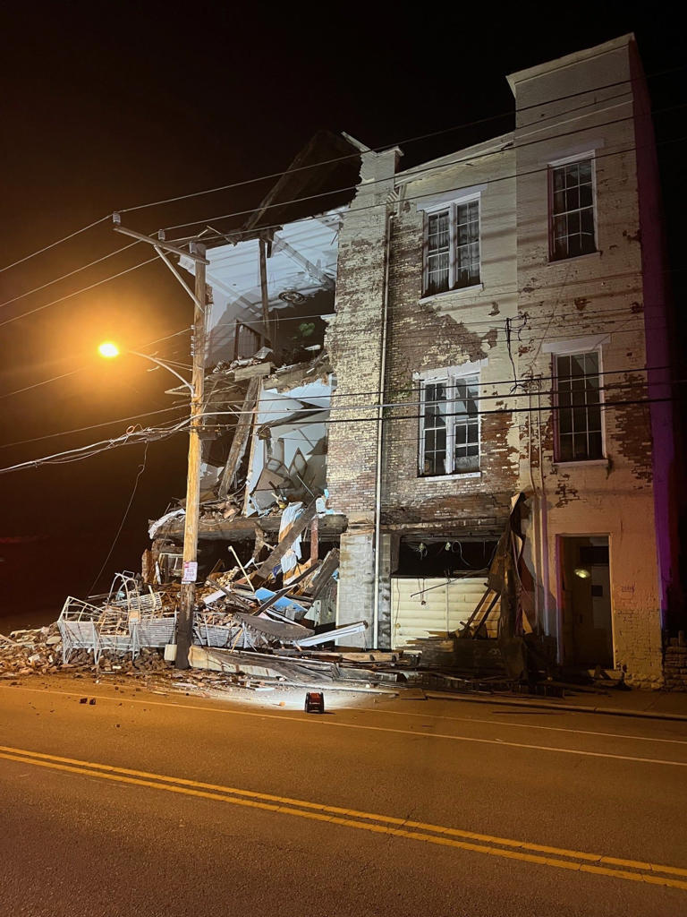 Building collapses on Riverside Drive in East End