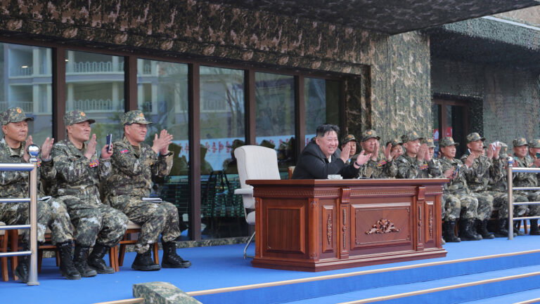 Kim Jong-un geeft opdracht tot militaire opbouw aan grens met Zuid-Korea