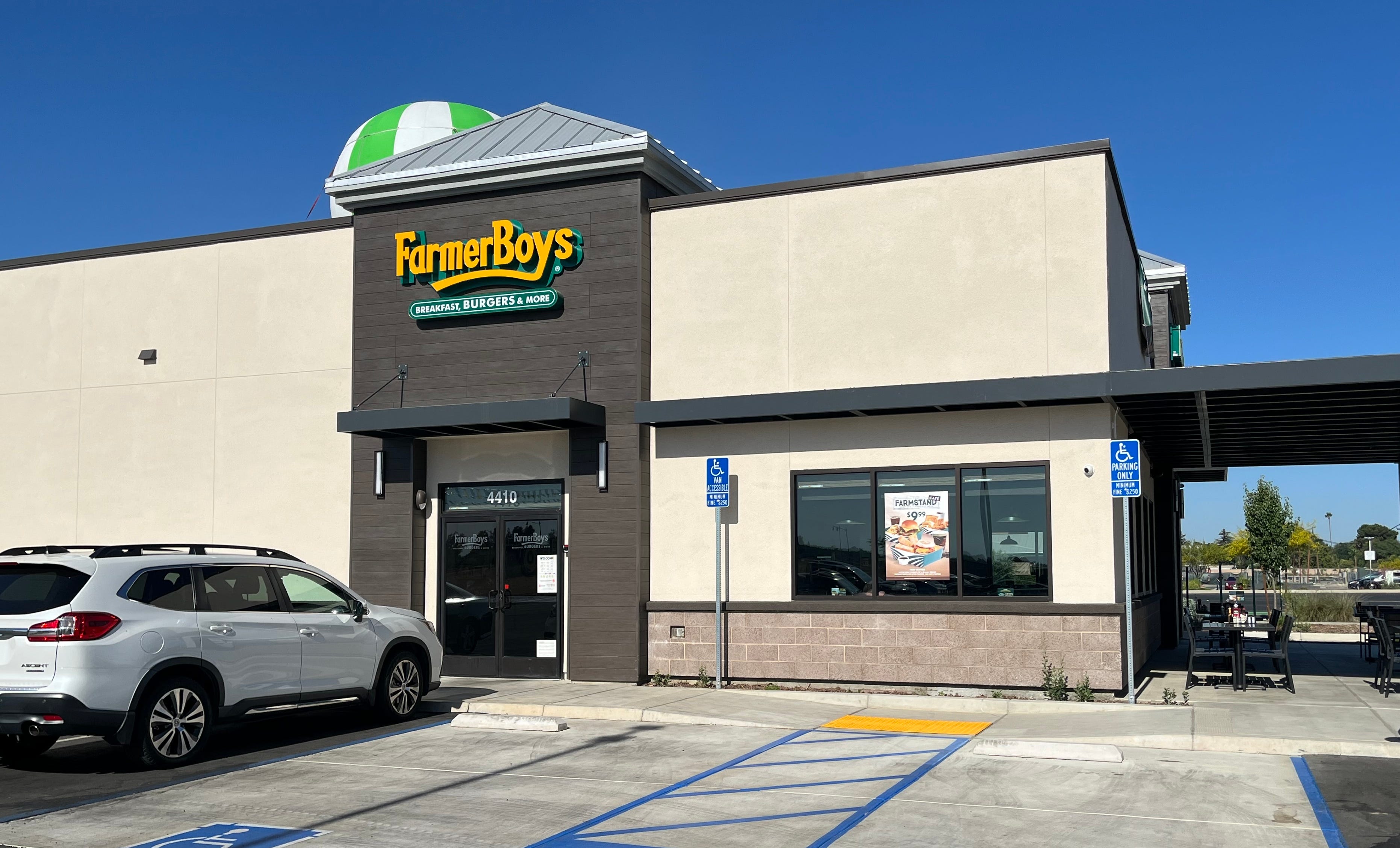 Farmer Boys opens in Visalia, offers 'farm fresh' food