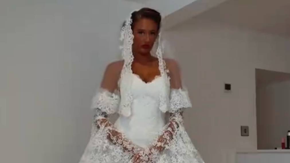 Venezuela Fury explains why she wore Crocs down wedding aisle which ...