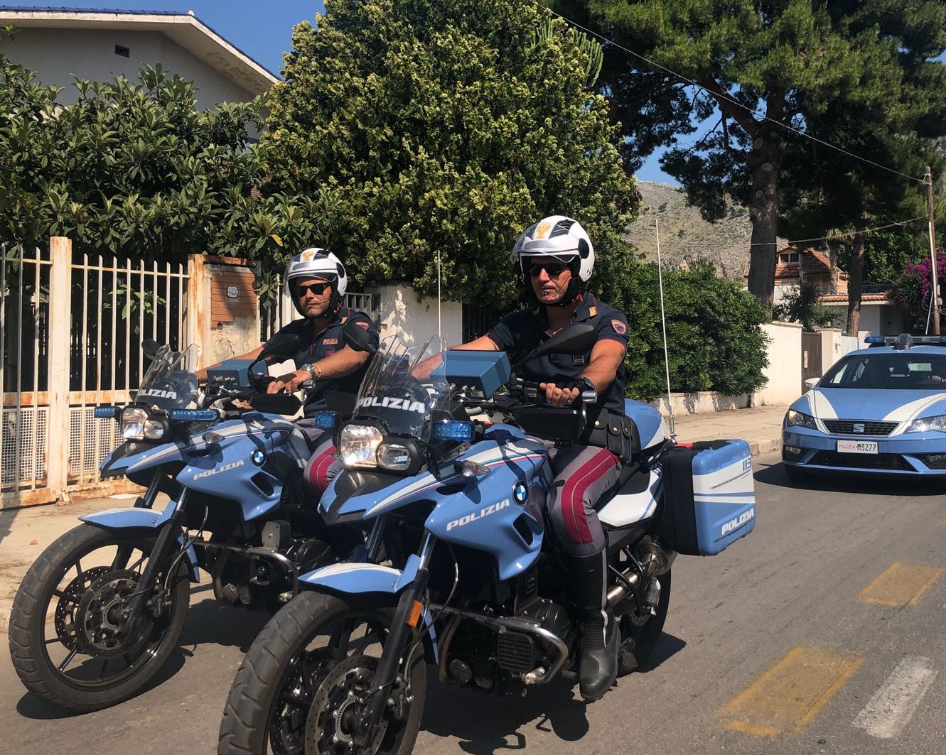 Poliziotto tedesco in vacanza derubato a Mondello, la refurtiva ...