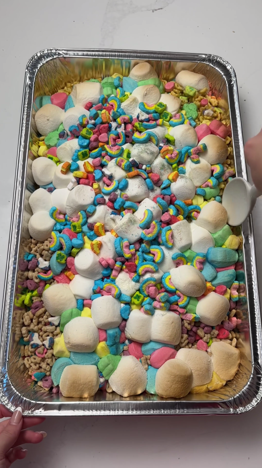 Sweet and Crunchy Lucky Charms Marshmallow Bars