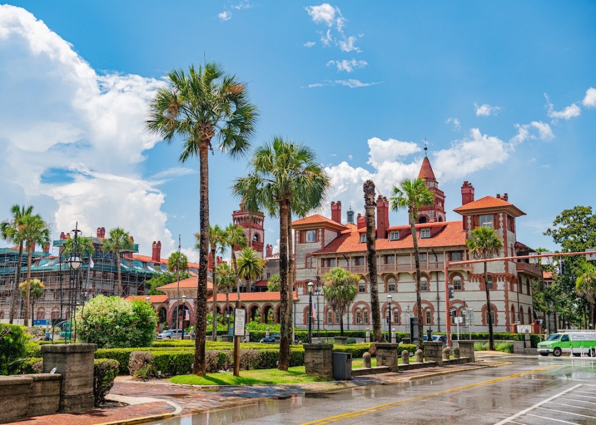 The 25 best East Coast beach towns you can live in all year-round ...