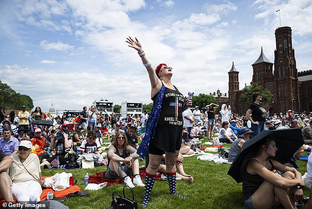 Thousands gather to hear Trump headline prayer meeting at National Mall