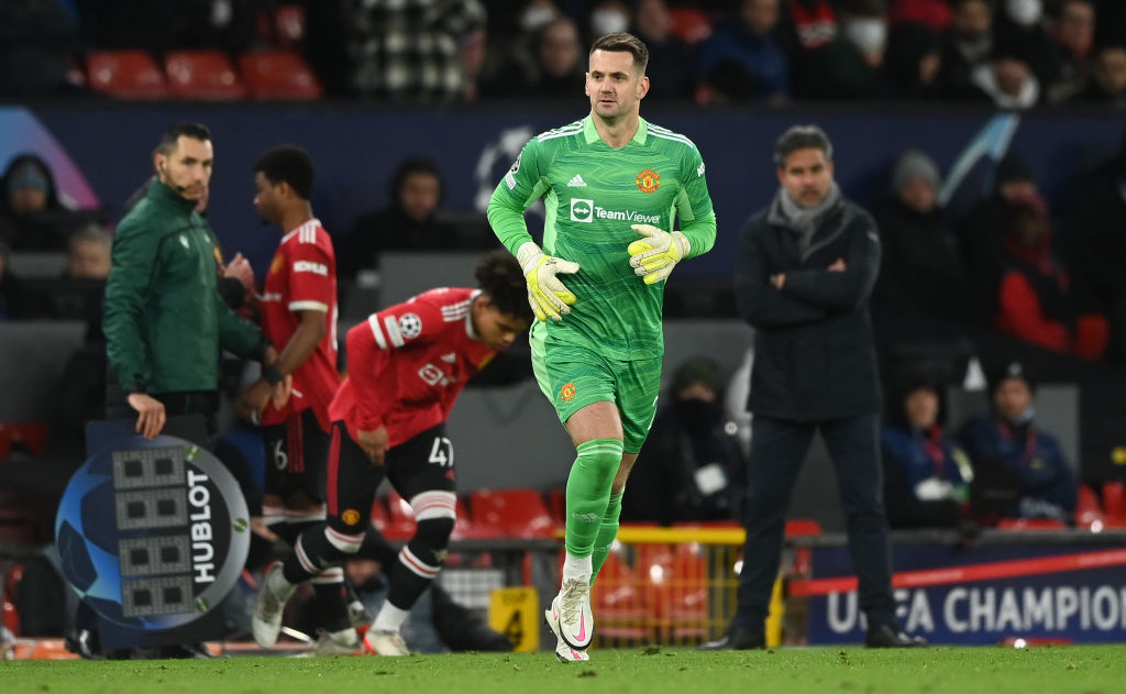 Tom Heaton to stay at Man Utd for a further season