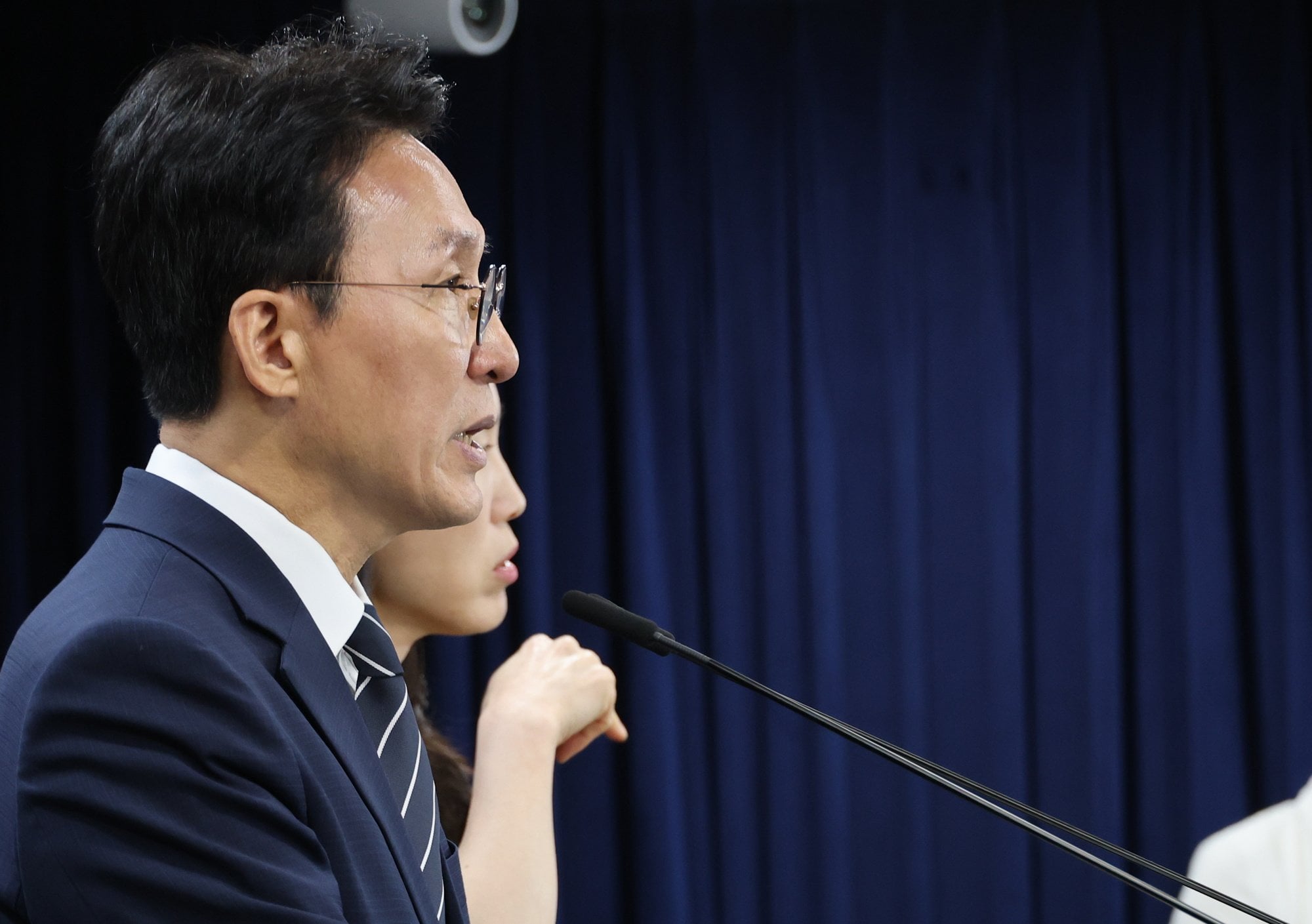 South Korea stifling Samsung workers’ US$400,000 bonus strike risks ...