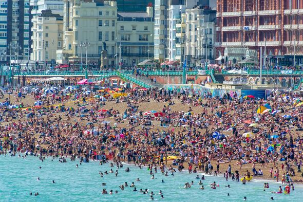 Met Office reveals UK's 7 hottest areas as it forecasts 4-day 26C ...