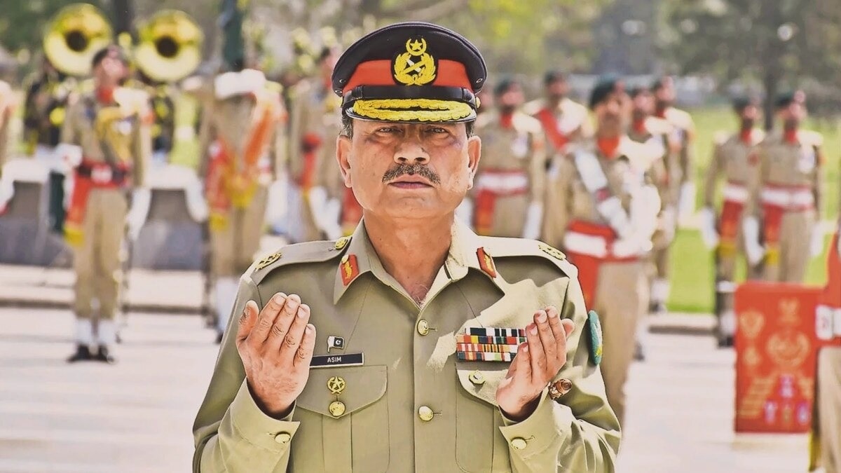 Pakistan deploys 8,000 troops, jets to Saudi Arabia under defence pact ...