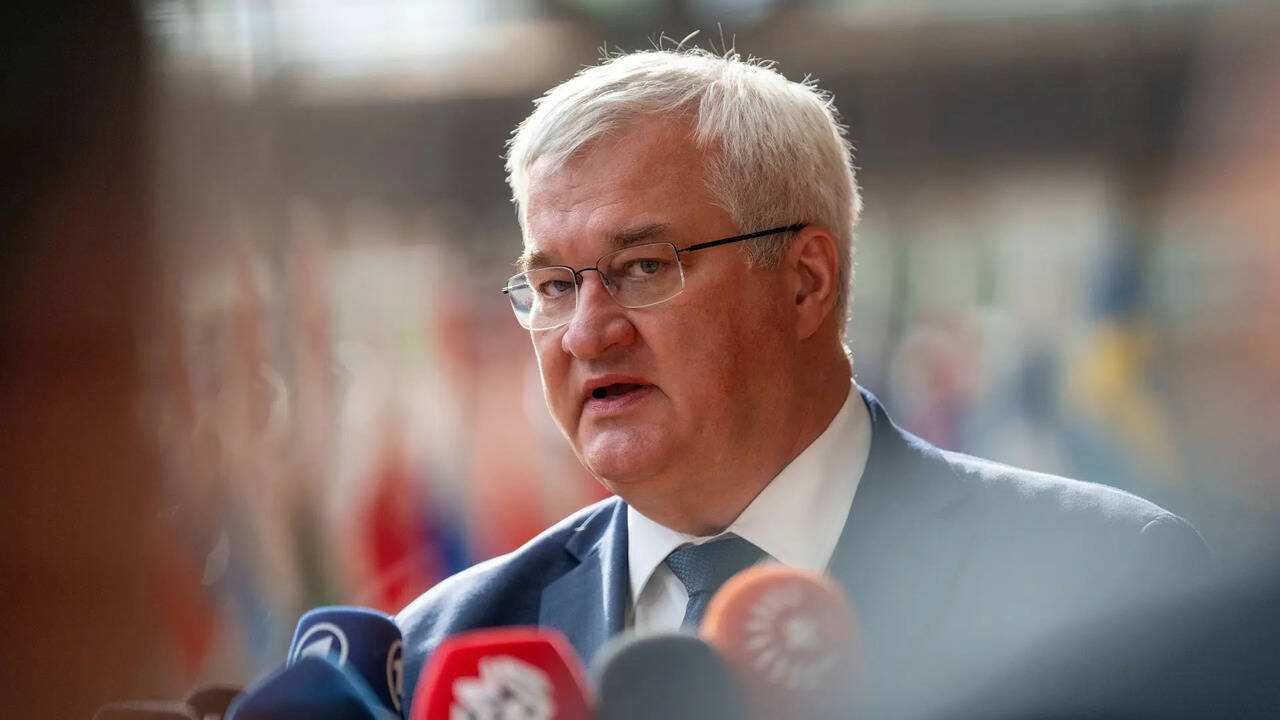 Hungary and Ukraine initiate talks on ethnic Hungarian minority rights
