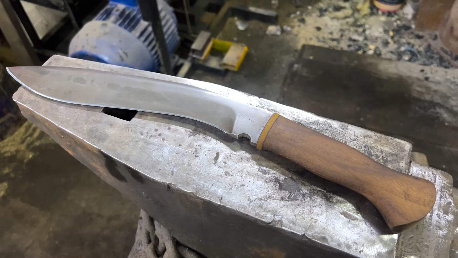 This video shows two epic forgings from scrap to sharpness