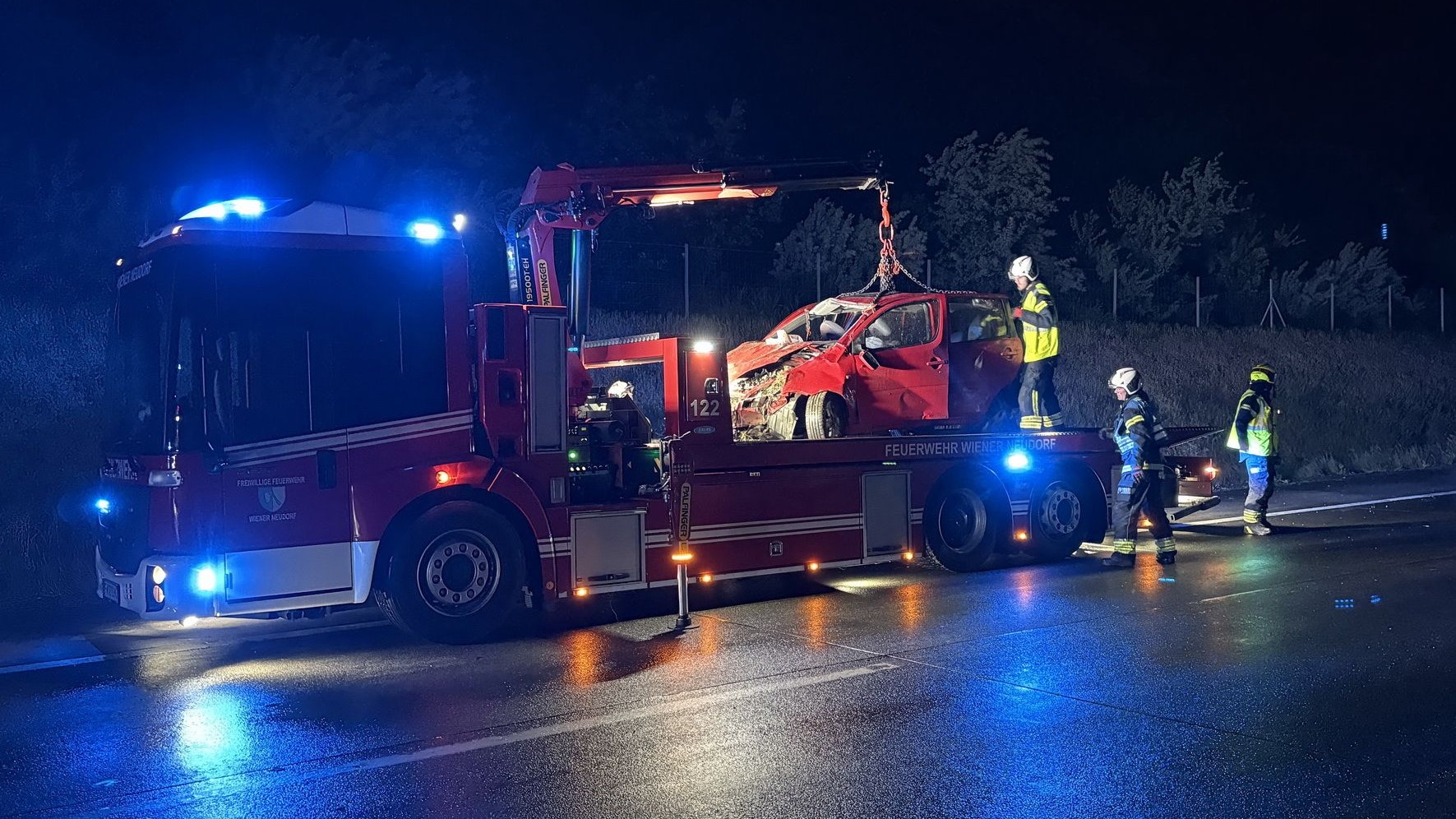 Tödlicher A2-Unfall – mehrere Autos überfuhren Lenker