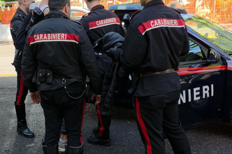 L’esercito dei baby pusher a Ostia: a 14 anni nell’androne-fortino ...