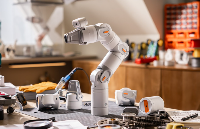 Kynooe Launches Worlds First Fully Modular AI-Powered Robotic Arm on ...