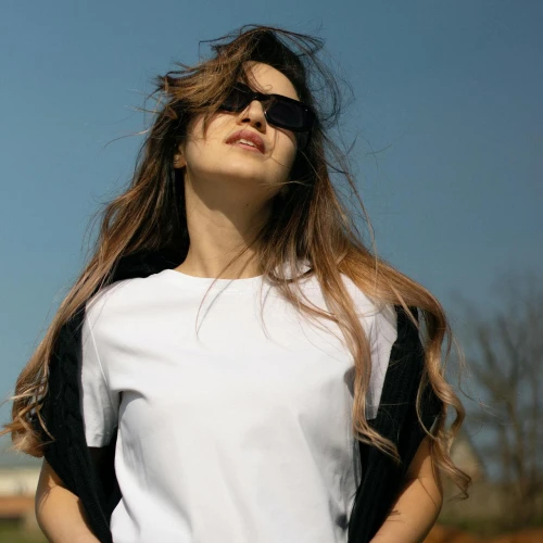 7 tips padu padan T-shirt anti membosankan