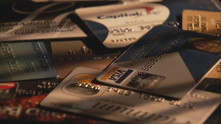 Two methods experts recommend to take control of credit card debt